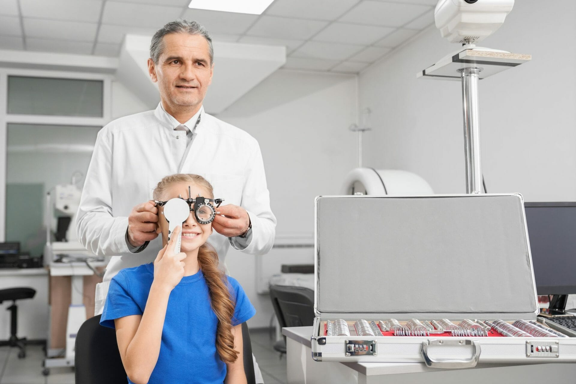 Types of Eye Doctors: Optometrists, Ophthalmologists, and Opticians ...